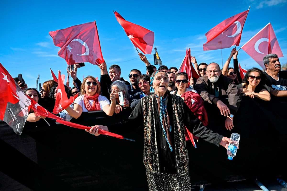 Das Schweigen Michael Ludwigs zum Istanbuler Bürgermeister ist ...