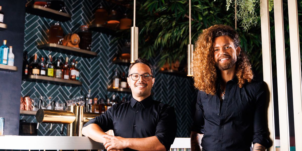 Influencer Hank Ge eröffnete neue Cocktailbar - Essen & Trinken ...