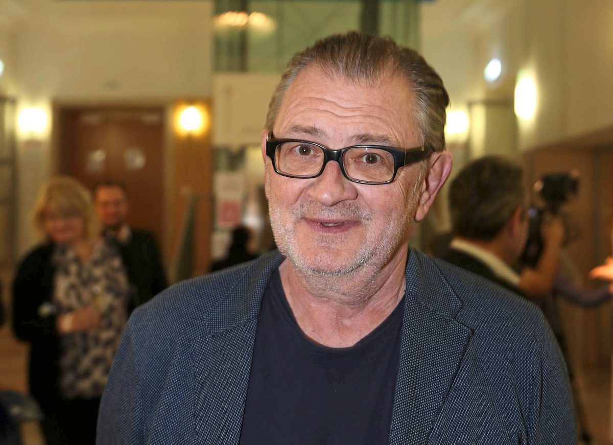 Cartoonist Rudi Klein mit Goldenem Verdienstzeichen des Landes Wien ...