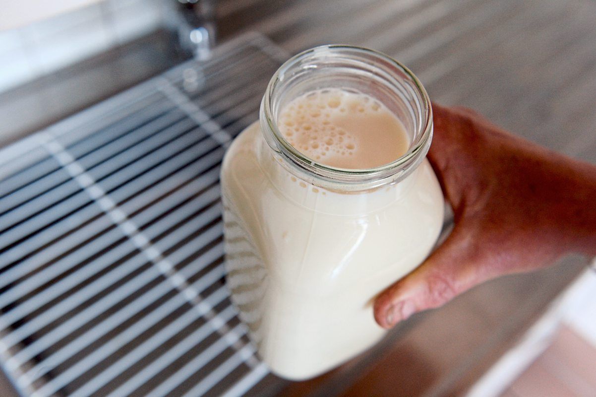 ESL-Milch verdrängt frische Vollmilch im Handel - Wirtschaftspolitik ...