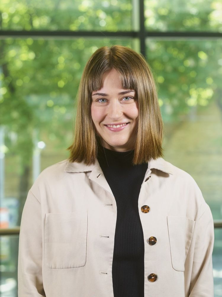 Drei Menschen, die auch ohne Kinderbetreuung auf Teilzeitjobs ...