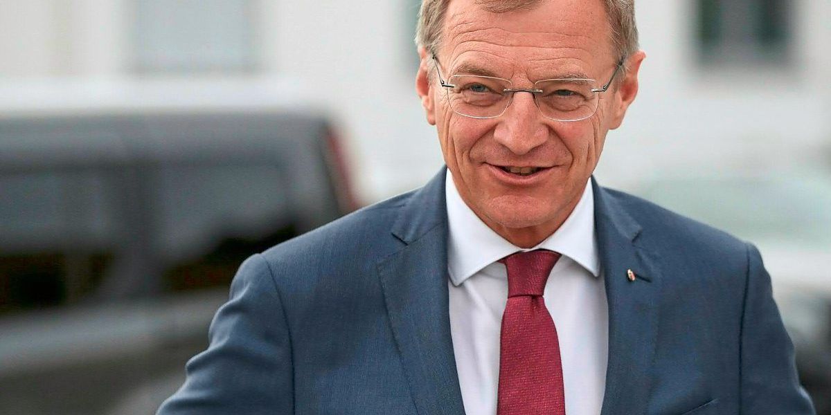 Landeshauptmann Stelzer gewann vor Gericht gegen Identitären-Chef ...