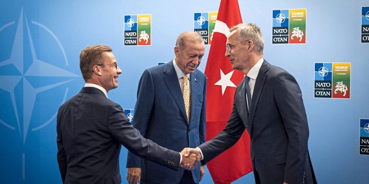Schweden auf dem Weg in die Nato: Ein Handshake mit Erdoğans Segen ...