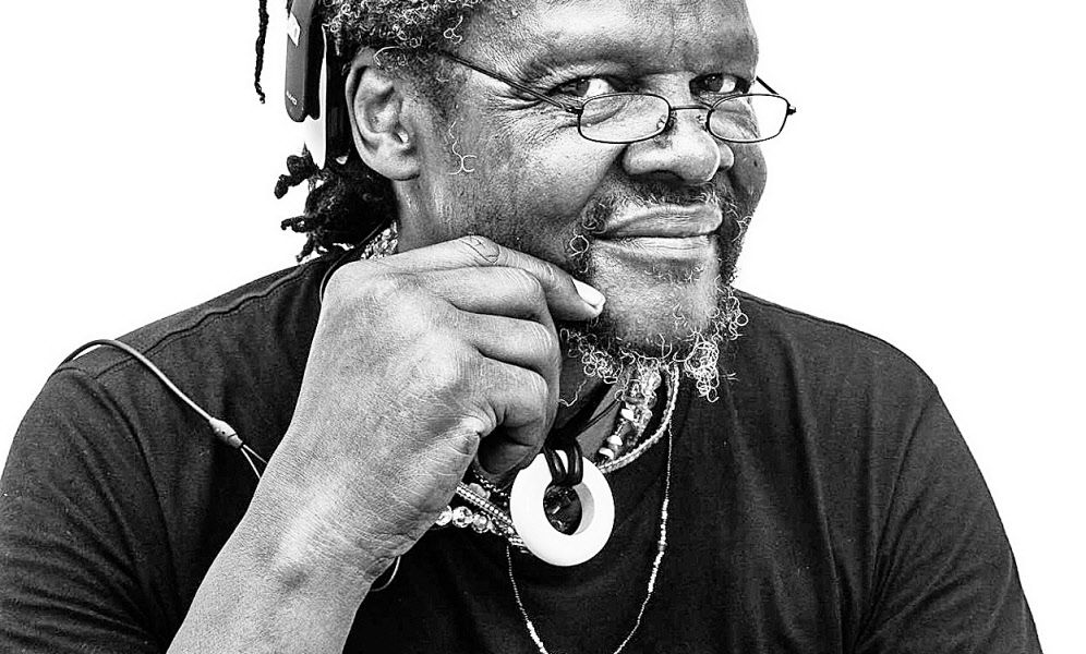 US-Sänger Lonnie Holley: Und immer wieder geht die Sonne auf - Kultur ...