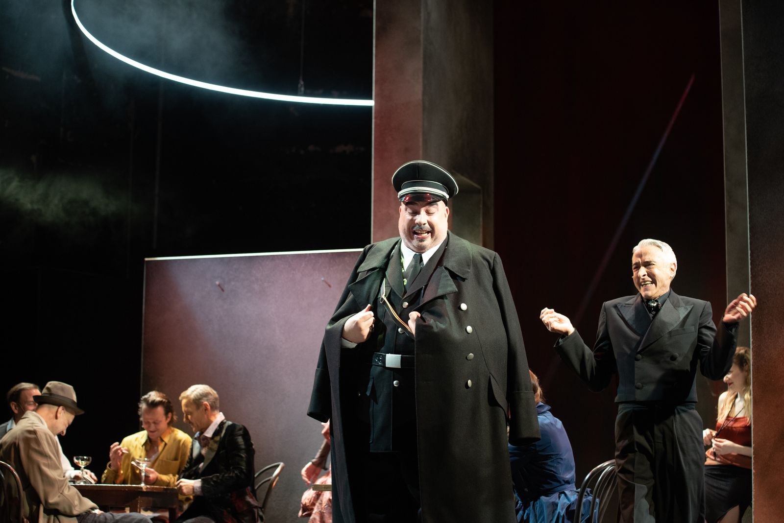 Fallada-Roman als Musical-Verschnitt: "Jeder stirbt für sich allein ...