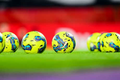 Fußball-Transfers: WAC holt nigerianischen Mittelfeldmann - Liveticker ...