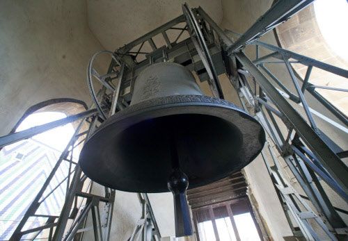 Silvesterquoten: Pummerin schlägt Kaiser, Mundl, Stadl, Dinner - ORF ...