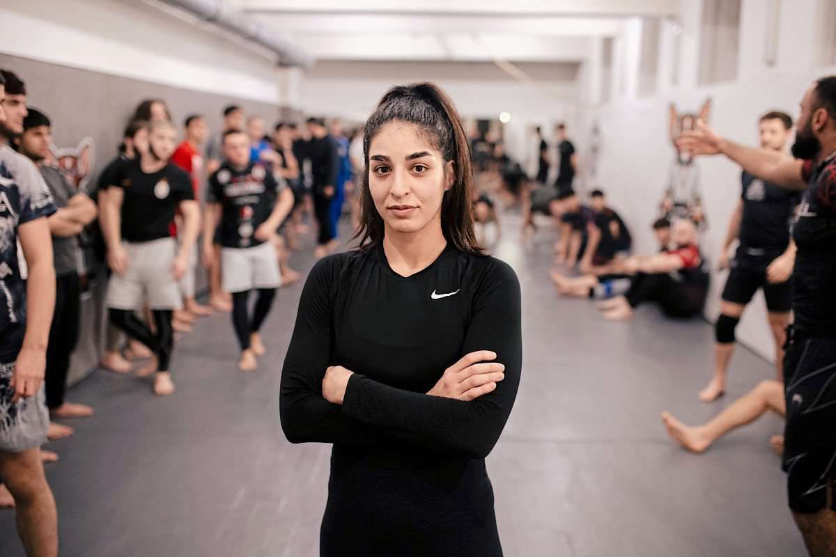 Zwischen Job, Kind und Würgegriffen: Wer ist die Wiener MMA-Fighterin ...