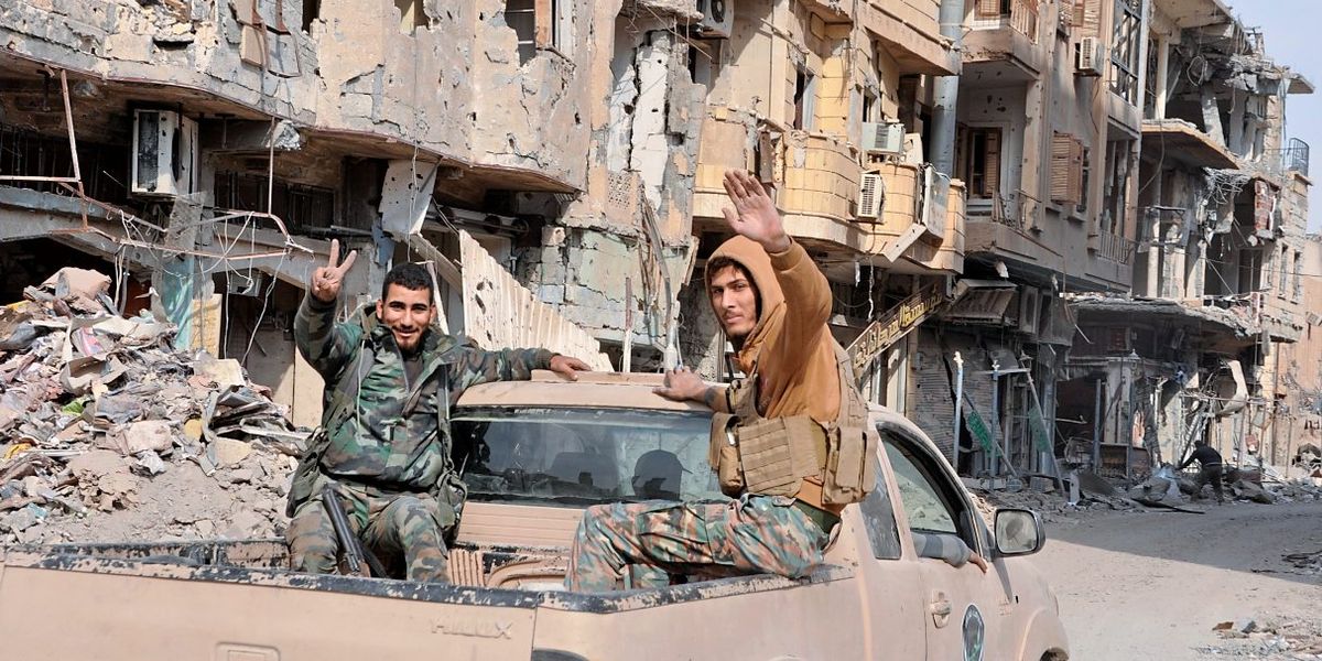 "Islamischer Staat" erobert Teil von Abu Kamal zurück - Syrien - derStandard.de › International