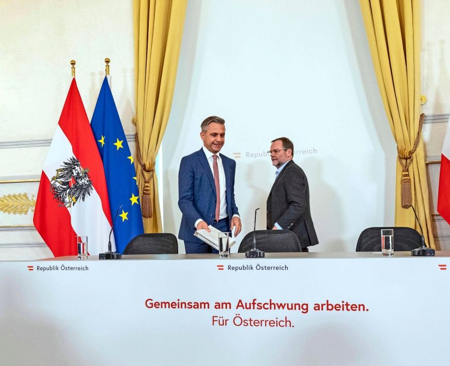 Entbürokratisierung stockt: ÖVP und Neos schieben einander Schuld zu ...