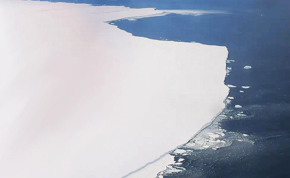Erste Bilder von gigantischem Eisberg, der im Jänner abgebrochen ist ...