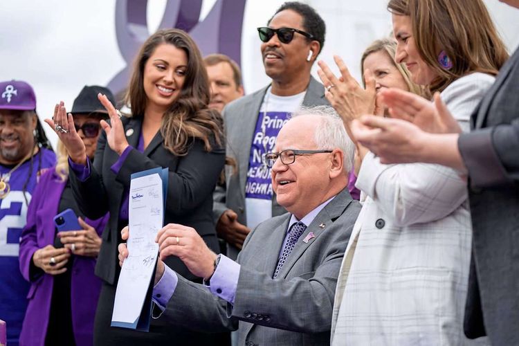 Hüsker Dü, Dylan und Prince: Der musikalische Background des Tim Walz ...