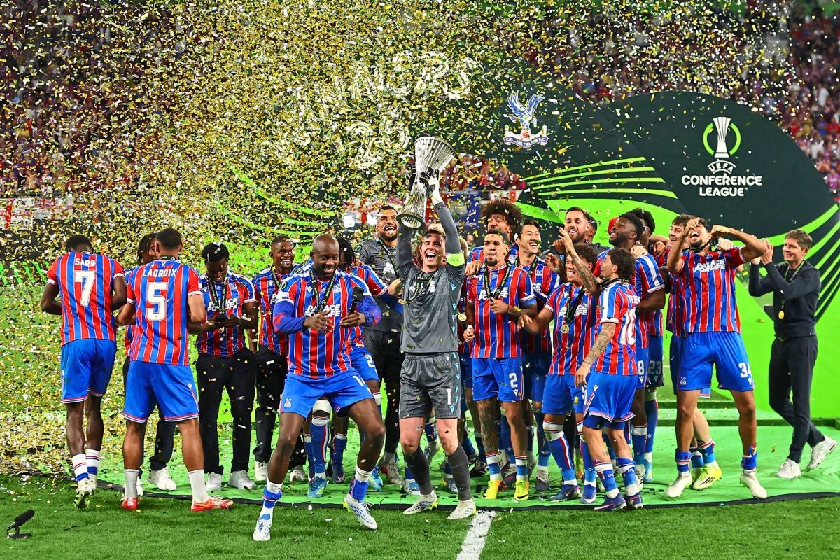 Oliver Glasner gewinnt mit Crystal Palace die Conference League ...