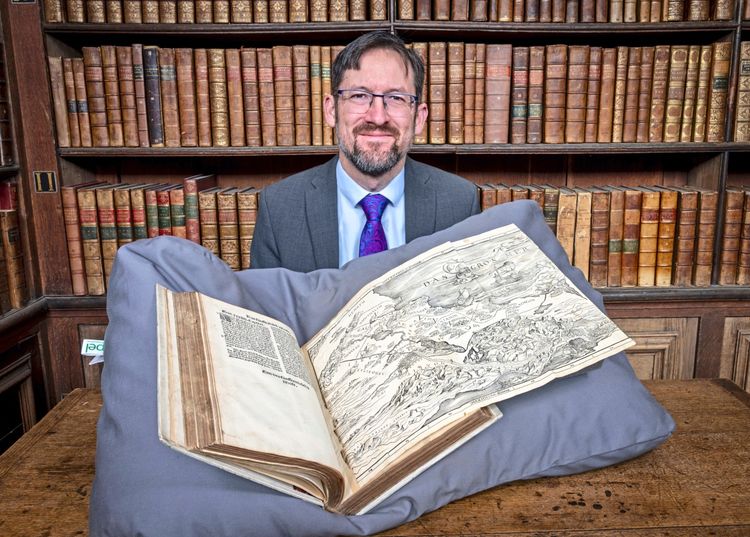 Verkehrte Karte in Bibel veränderte das heilige Buch vor 500 Jahren ...