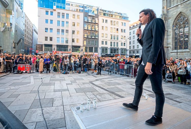 Van der Bellen beim Wahlkampfabschluss: "Des is ka g'mahte Wies'n ...