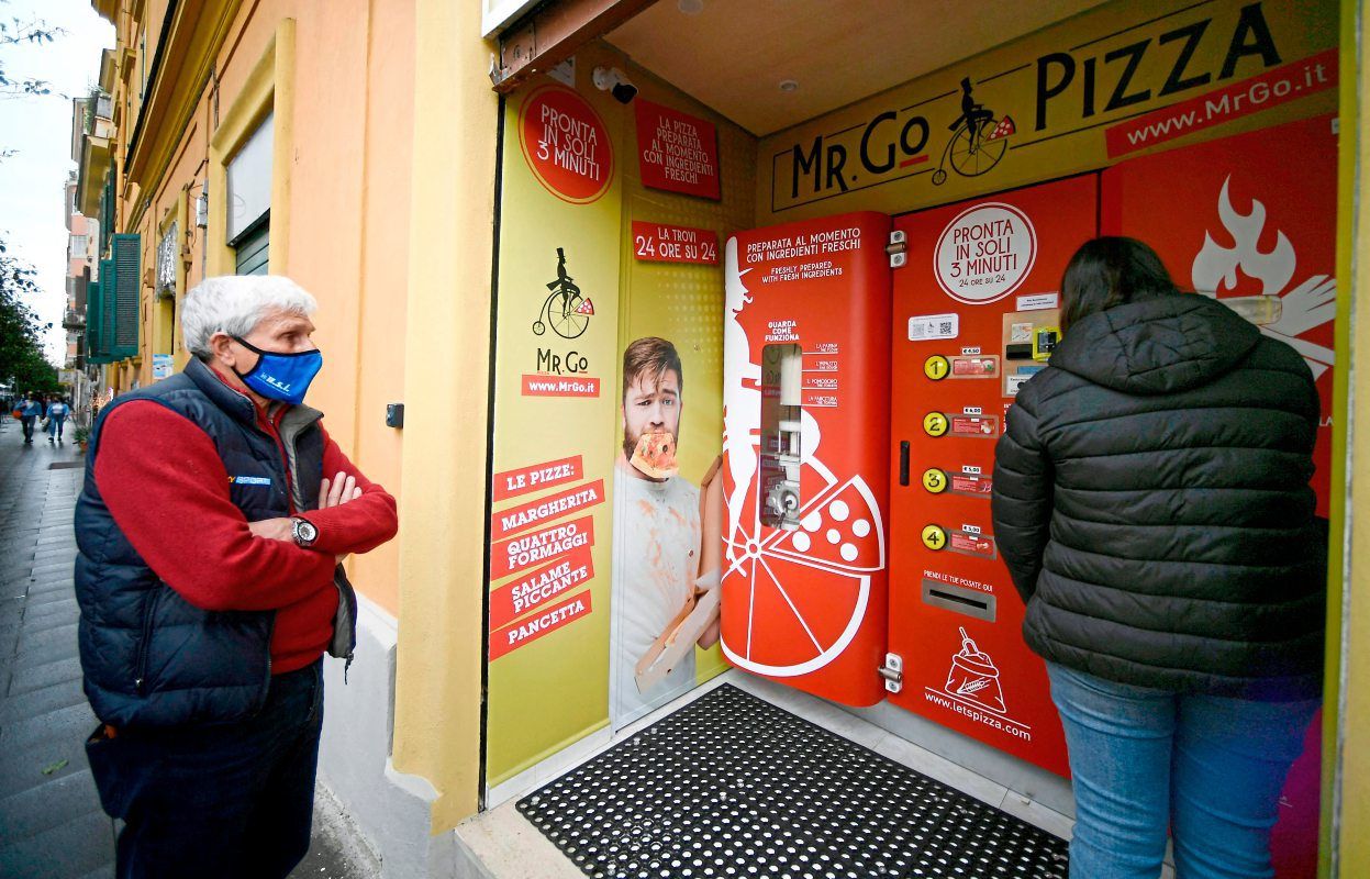 Pizzaautomat sorgt für Aufsehen in Rom - Reisen aktuell - derStandard ...