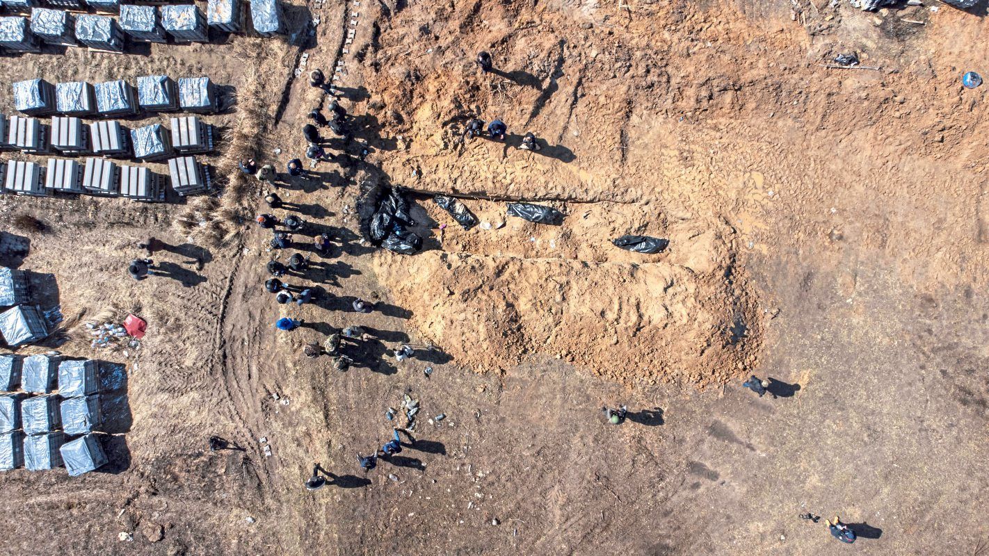 Fälschungen und Wahrheit: Was sich hinsichtlich der Verbrechen von ...