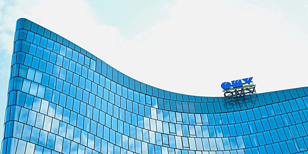 Die Verwicklungen um die OMV lassen sich jetzt auch auf der Bühne ...