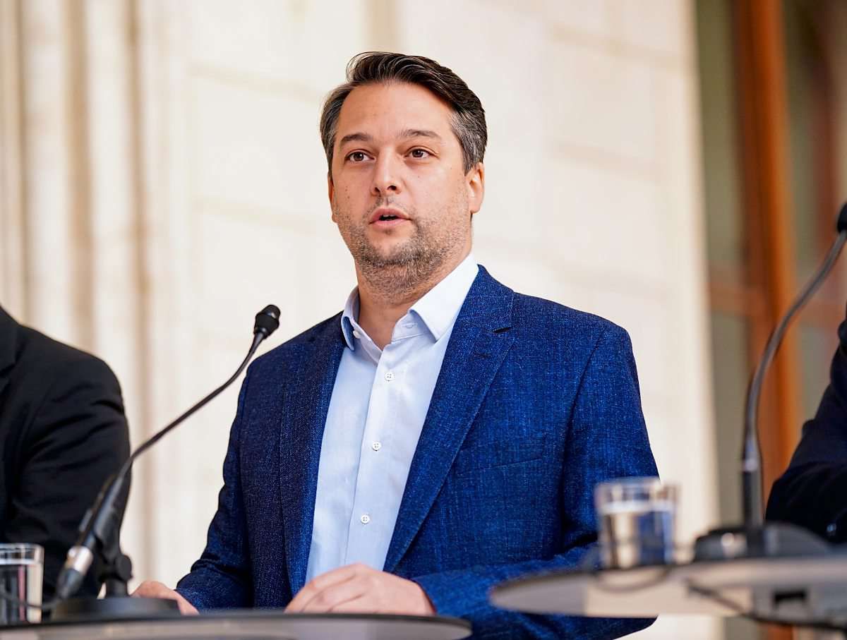 Dominik Nepp mit 99,5 Prozent als Wiener FPÖ-Chef wiedergewählt - FPÖ ...