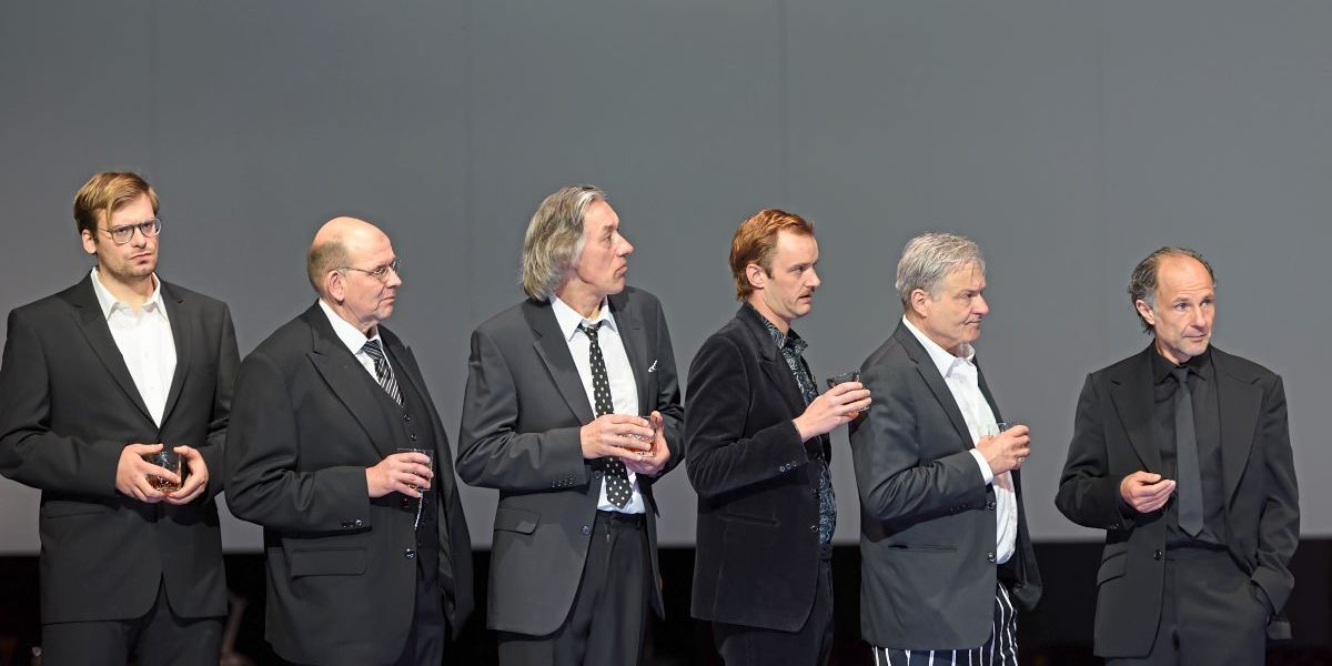 "Professor Bernhardi" mit großem Ensemble am Landestheater Linz ...