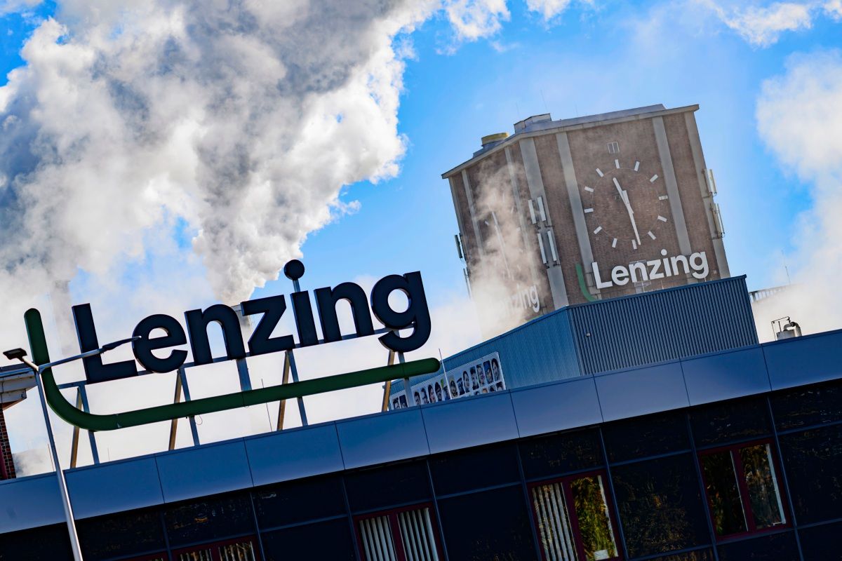 Faserhersteller Lenzing soll 500 Jobs streichen, 200 davon noch heuer ...