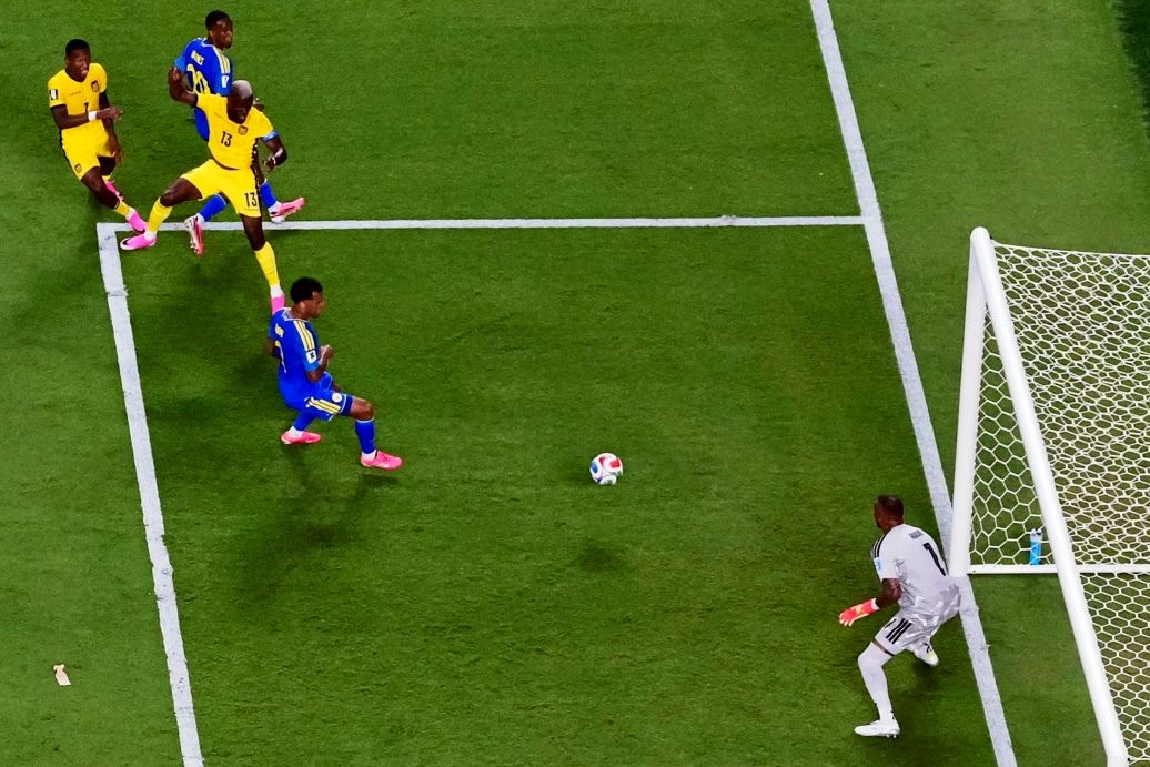 Neuer-Trikot, Messi-Trikot und die geküsste Königin: Jubel um Curaçao ...