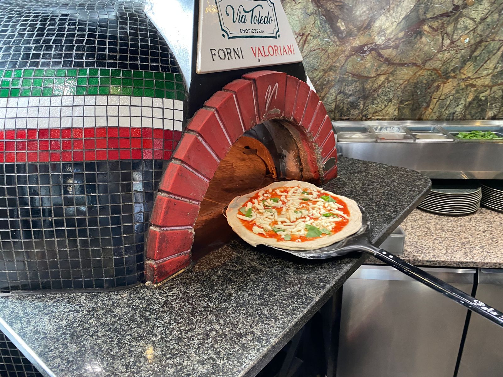 Wie macht man die perfekte neapolitanische Pizza? - Essen & Trinken ...