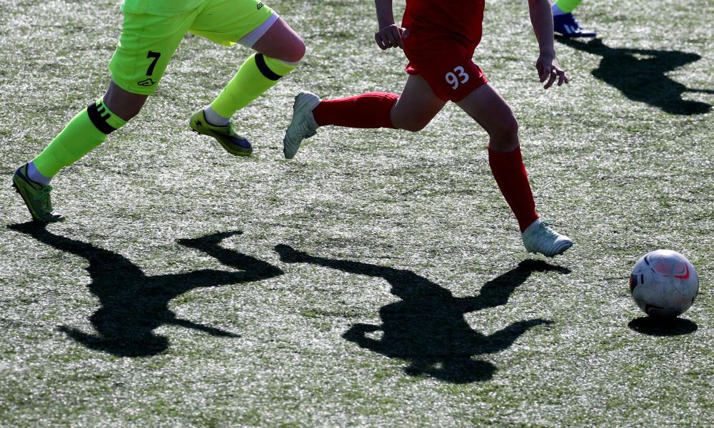 Gendoping und Strafboxen: Wie Fußball 2050 sein könnte - Fußball ...