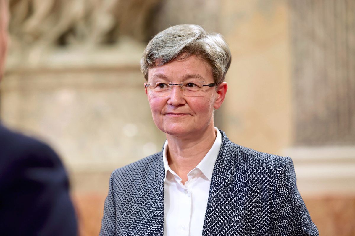 Lohneinbußen von Müttern: "Der Verdienstverlust liegt bei 50 Prozent ...