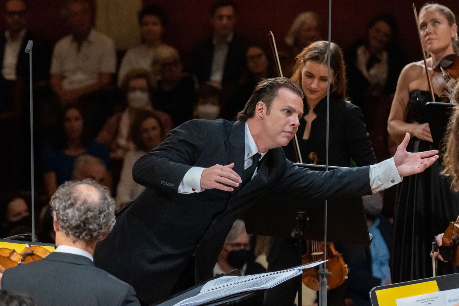 Stardirigent Currentzis: Der Beste in beiden Welten? - Musik - derStandard.at › Kultur