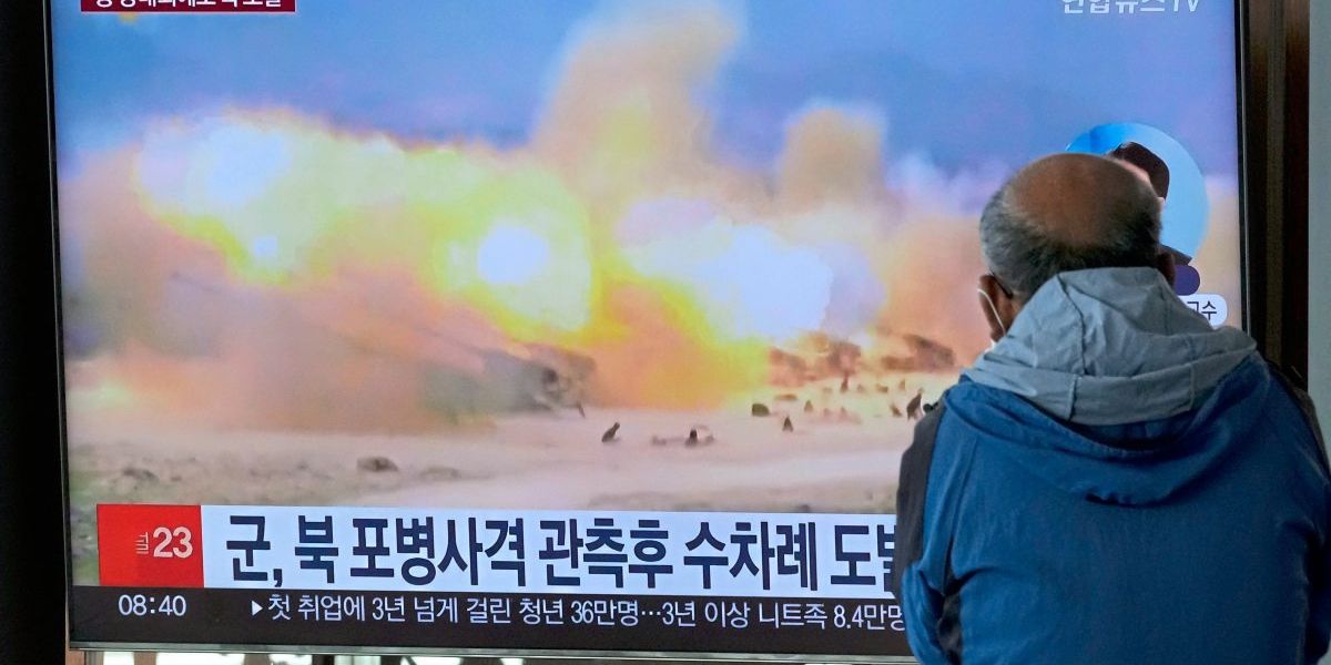 Nordkorea feuerte offenbar 130 Artilleriegeschoße ins Meer - Nordkorea - derStandard.at ...