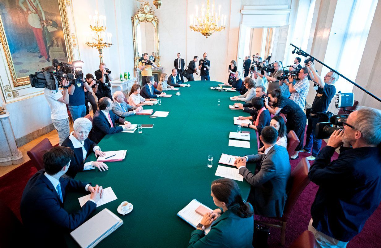 Kabinette sind weiterhin türkis dominiert - Inland - derStandard.at ...