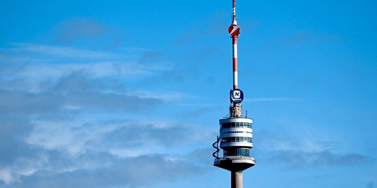 Rutschpartie mit Aussicht: Die neue Donauturm-Rutsche - Video ...