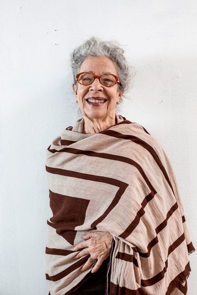 US-Choreografin Deborah Hay: Leichtfüßiges Hippie-Sentiment - Tanz ...