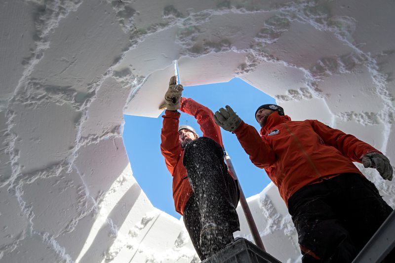 Größtes Iglu der Welt in der Schweiz errichtet - Reisen aktuell ...