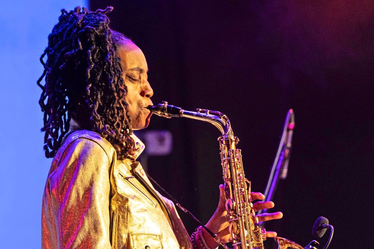 Lakecia Benjamin groovt für eine bessere Welt im Porgy & Bess - Musik ...