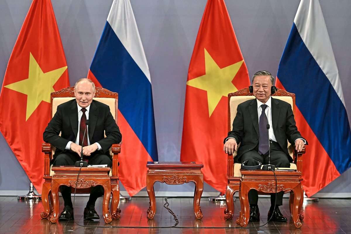 Vietnams Drahtseilakt zwischen drei Großmächten - Asien - derStandard ...