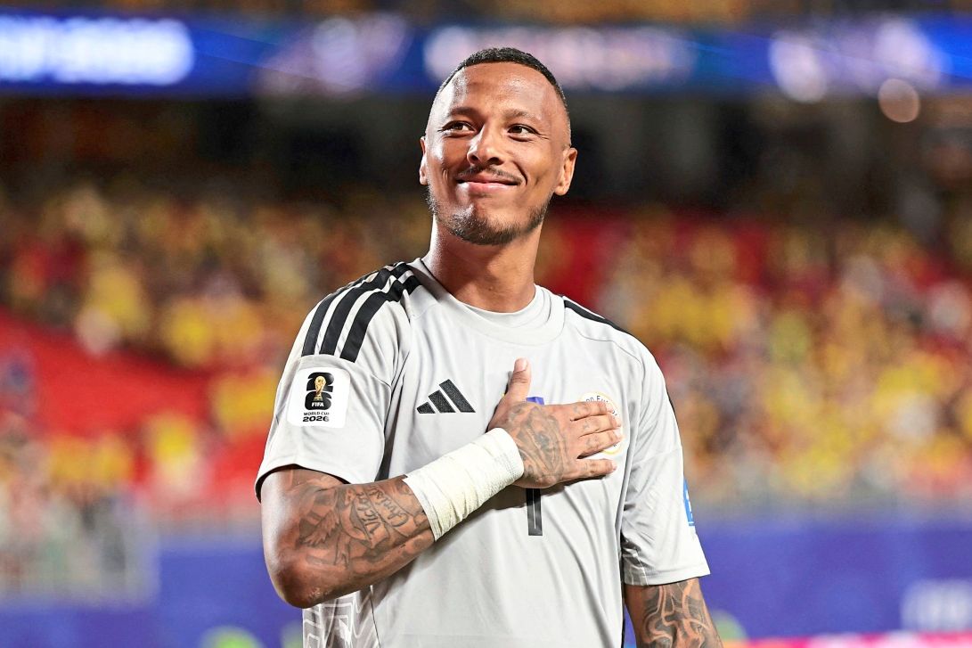 Neuer-Trikot, Messi-Trikot und die geküsste Königin: Jubel um Curaçao ...