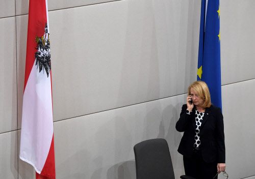 Bures fällt mit Liegegips kurzfristig für Plenarsitzungen aus - SPÖ ...