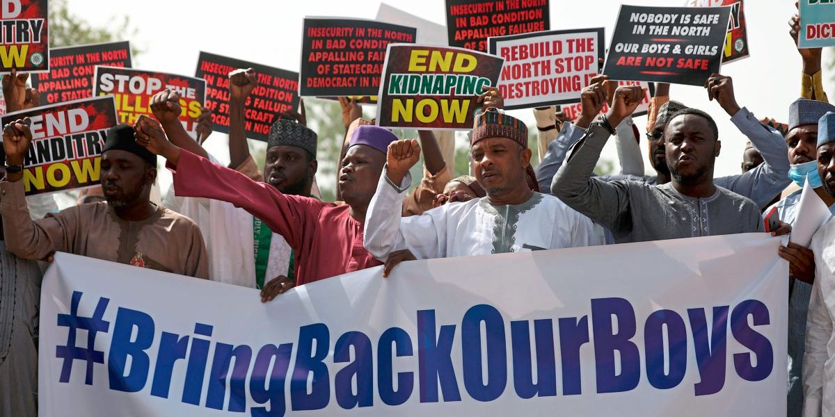 Mehr als 300 Schülerinnen im Nordwesten Nigerias entführt - Nigeria - derStandard.at › International