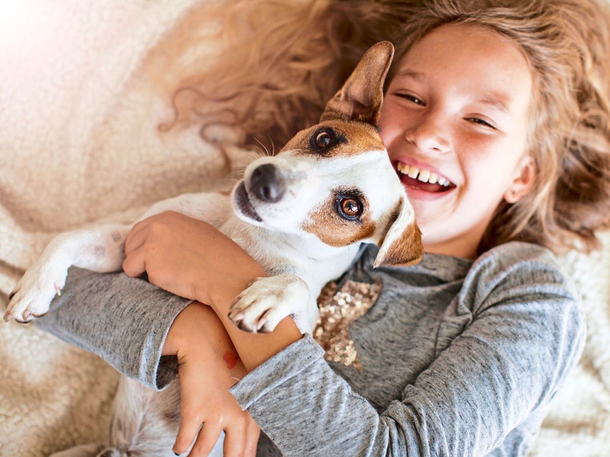 Kinder und Tiere: Wie man mit der Smartphone-Kamera Zecken und Läuse ...
