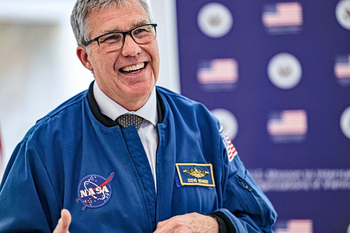 Nasa-Astronaut Bowen in Wien: "Der Mond ist nur der Anfang" - Raum ...