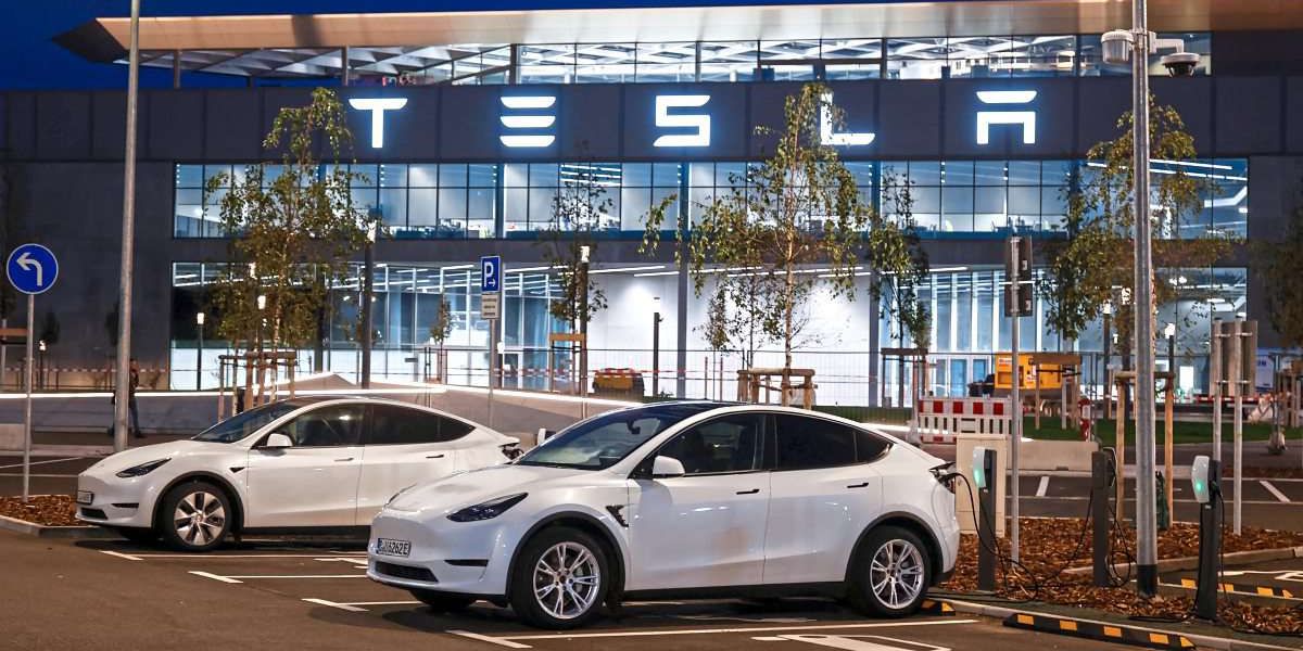 Was von Teslas Robotaxi-Event zu erwarten ist und wo man ihn ...