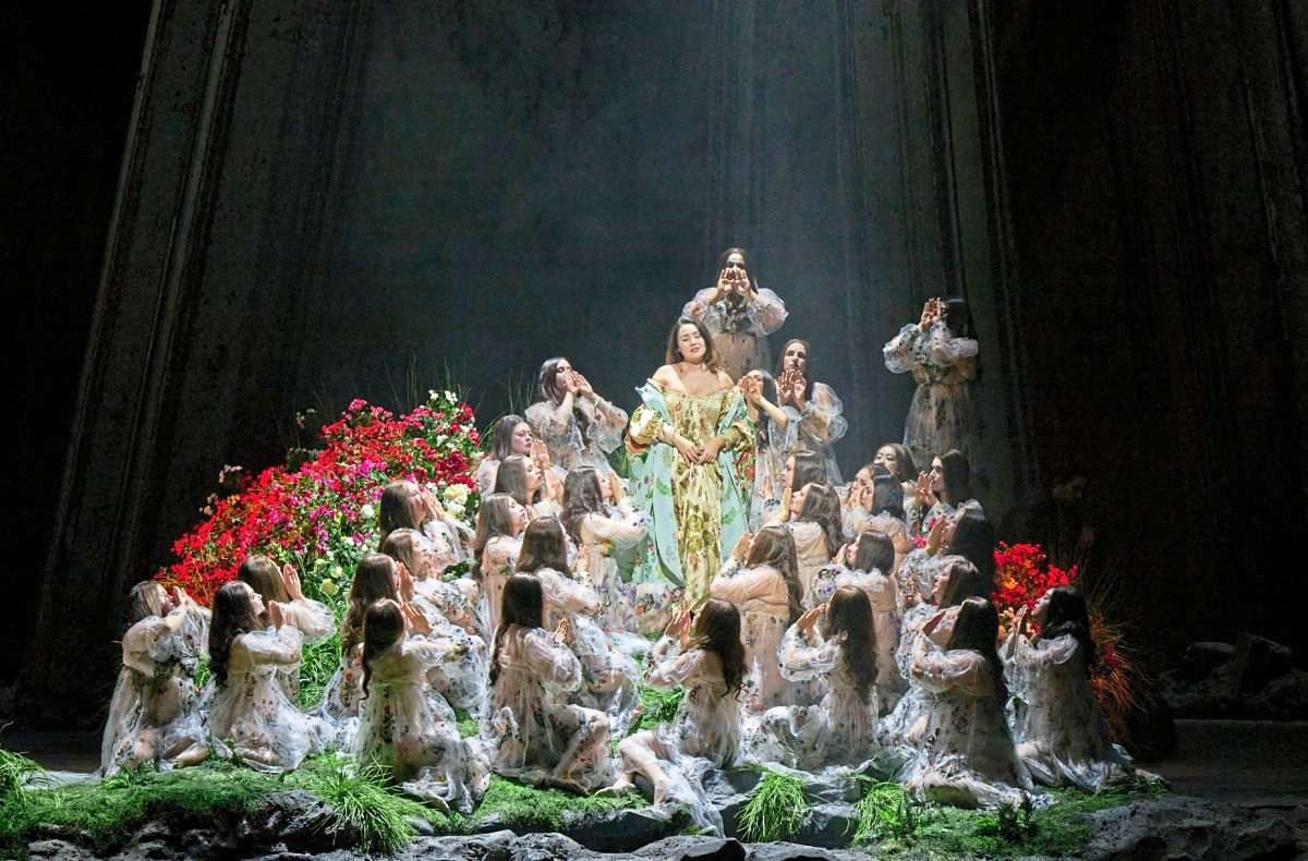 Staatsoper: "Iolanta" als Coming-of-Age-Geschichte im Hyperkitsch ...