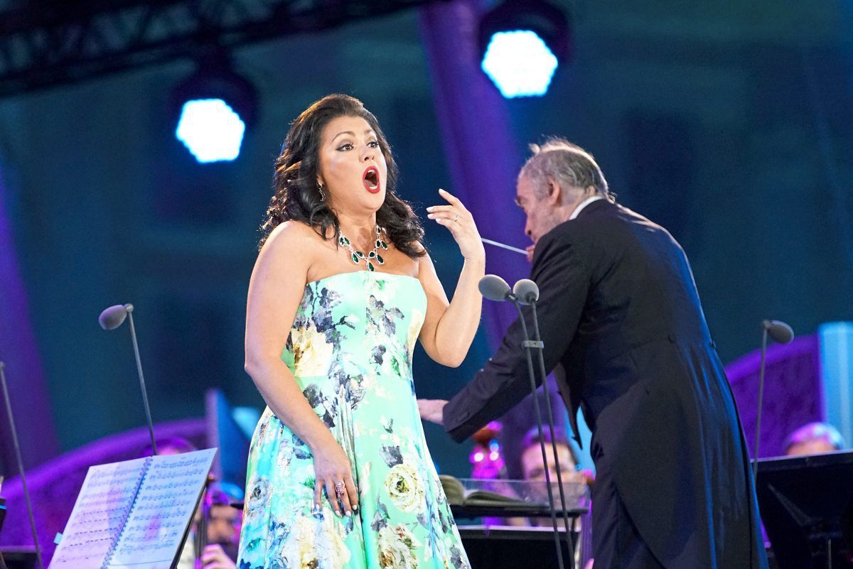 Wie positioniert man sich zu Putin? Waleri Gergijew und Anna Netrebko ...