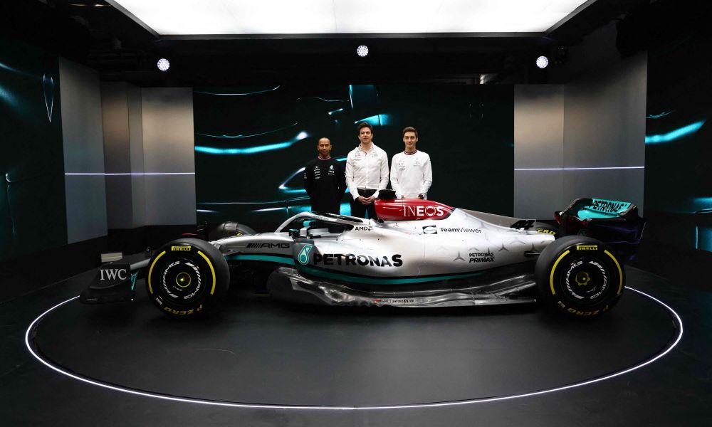 Neuer W13-Mercedes wieder in Silber und mit Hamilton im "Attacke-Modus ...