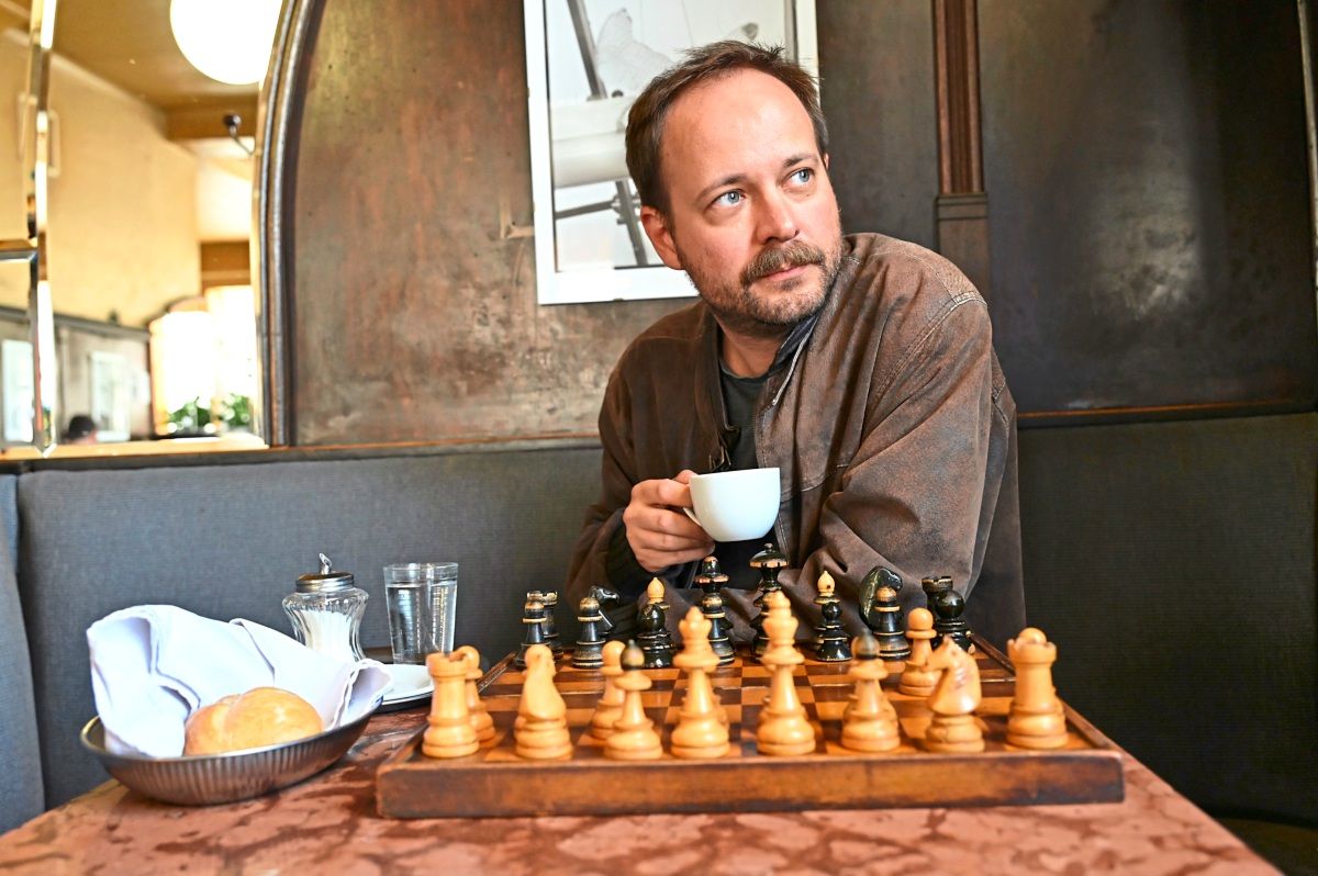 Schach macht süchtig: Über eine Welt voller Säufer - Schachkolumne ...