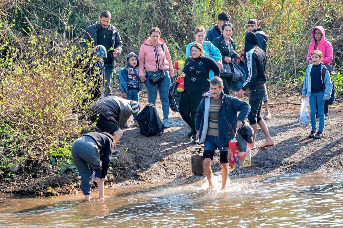 Tausende Alawiten suchen Schutz auf russischer Militärbasis in Syrien ...