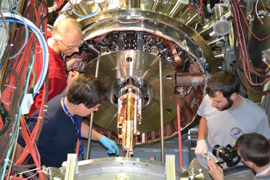 Antimaterie am Cern soll eines der größten Rätsel der Physik lösen ...