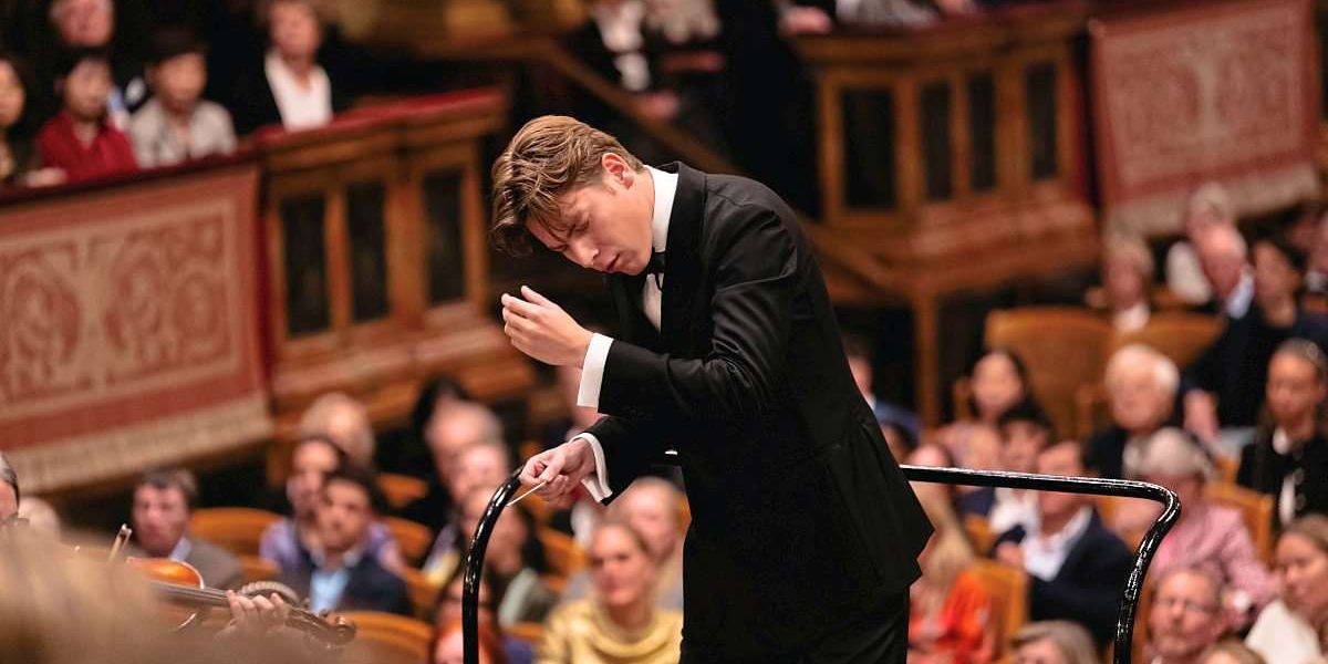 Dirigent Klaus Mäkelä: Das Podest ist seine Tanzfläche - Musik - derStandard.de › Kultur